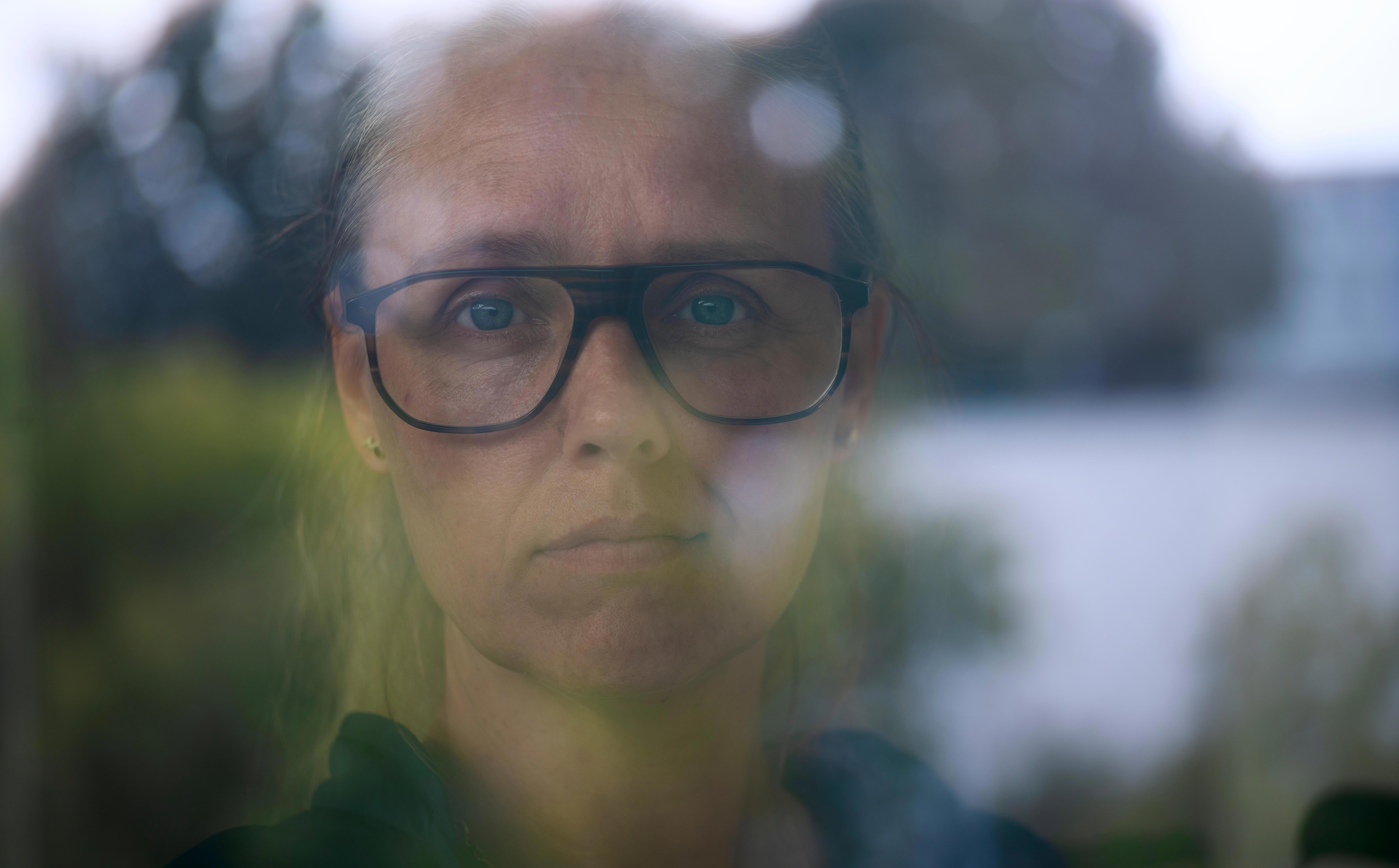 Tina har haft syv chefer på tre år: ”Jeg følte mig så forbandet forpligtet”